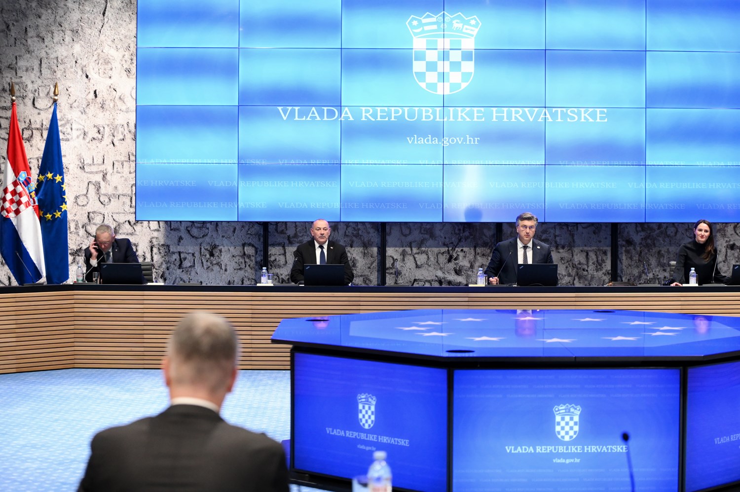 Vlada Republike Hrvatske - Cilj reforme je približno jednaka plaća za približno jednak rad, uz ...